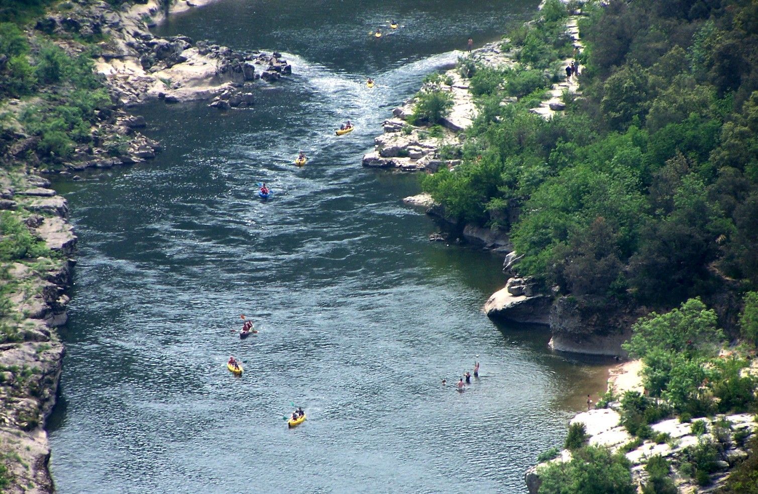 LA DESCENTE DE L'ARDECHE LA DESCENTE DE L'ARDECHE